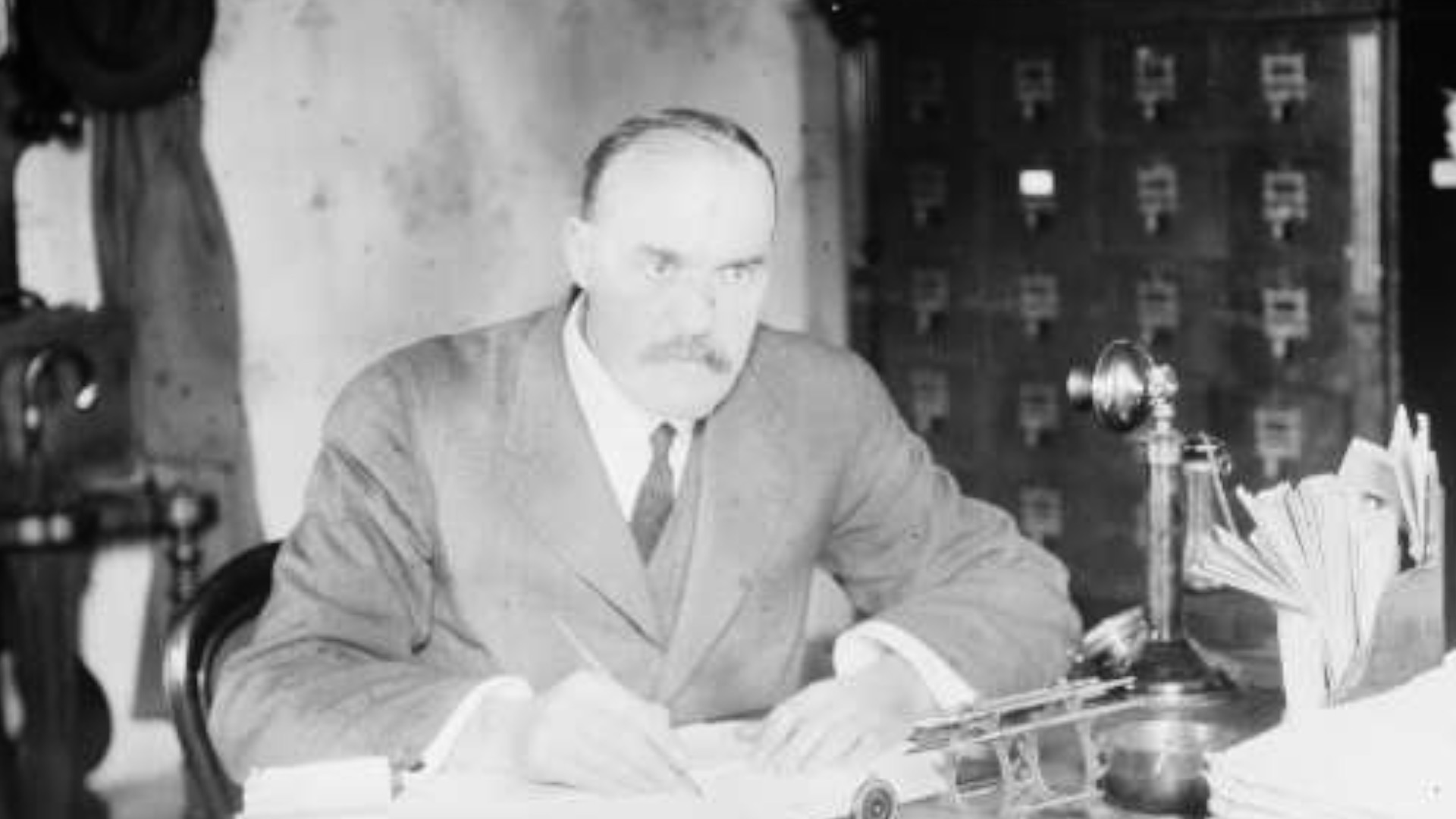 Jack Lang in a Nutshell | InsideLives